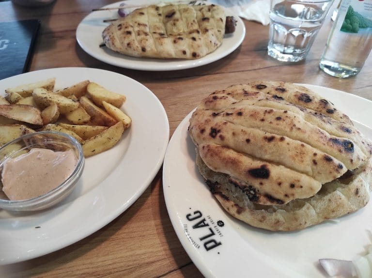 Najbolji čevapi u Zagrebu – Top 10 vrhunskih mjesta (2025) - Assemblio